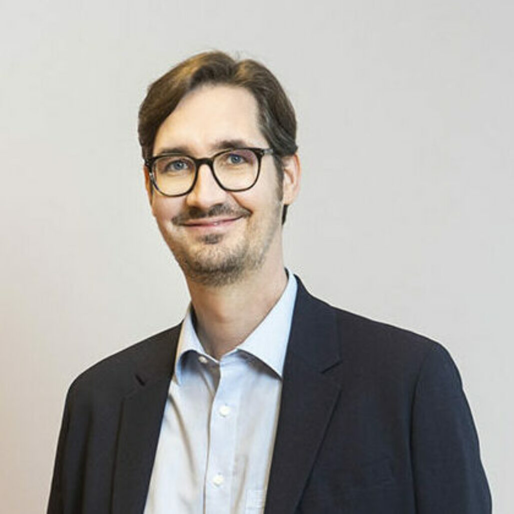 Dr. Robert Fischer | Comma Soft